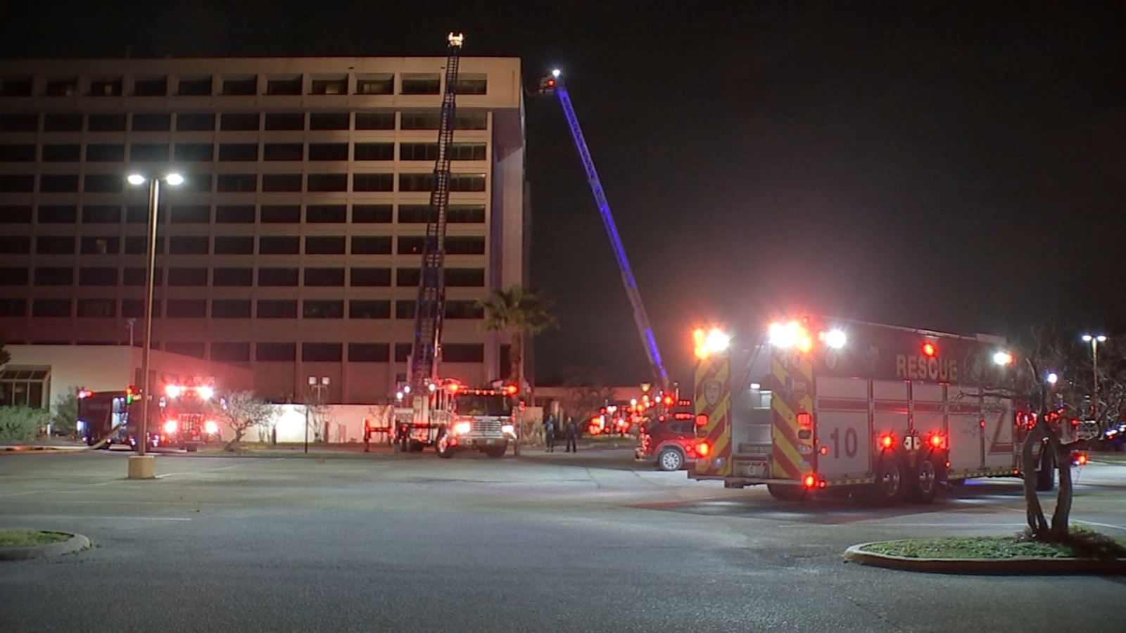 Marriott Westchase fire: Guests evacuated after fire sparked in hotel ...