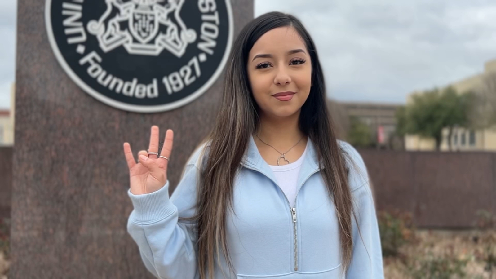 Rodeo scholarship lights up future for UH student - ABC13 Houston