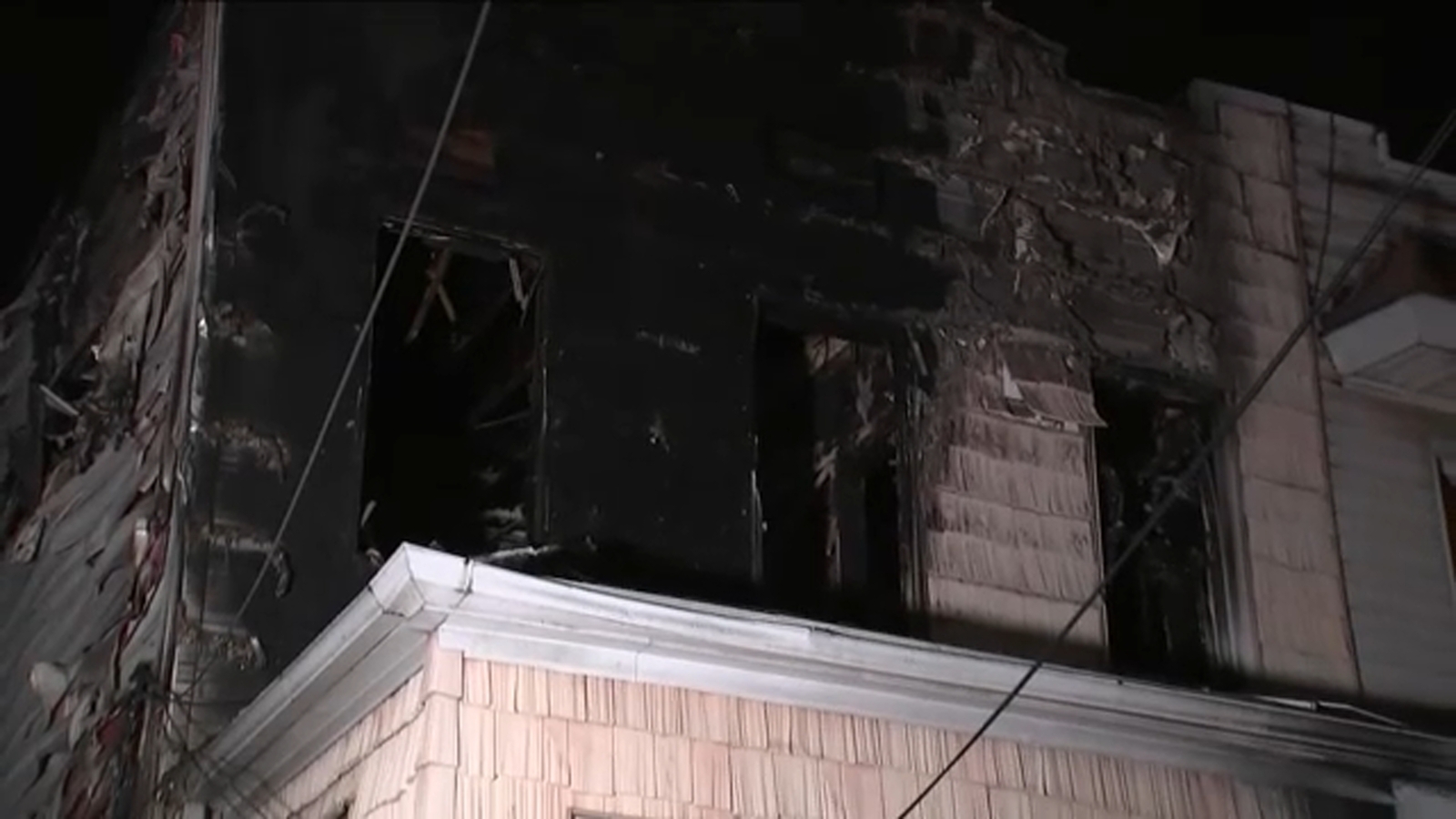 Mother, children, firefighter hurt in Queens house fire in Maspeth ...