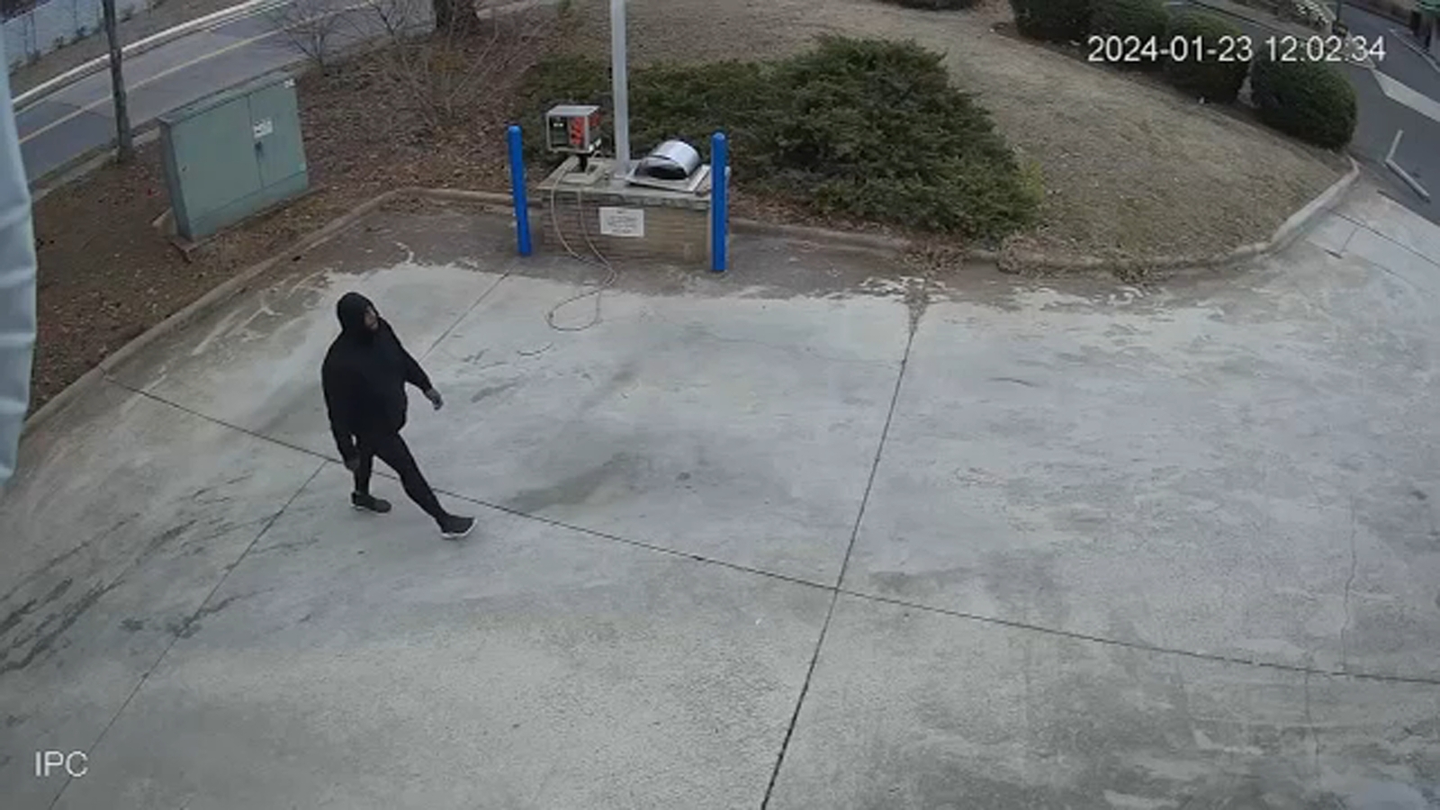 Durham Police seek help identifying suspect in bank robbery - ABC11 ...