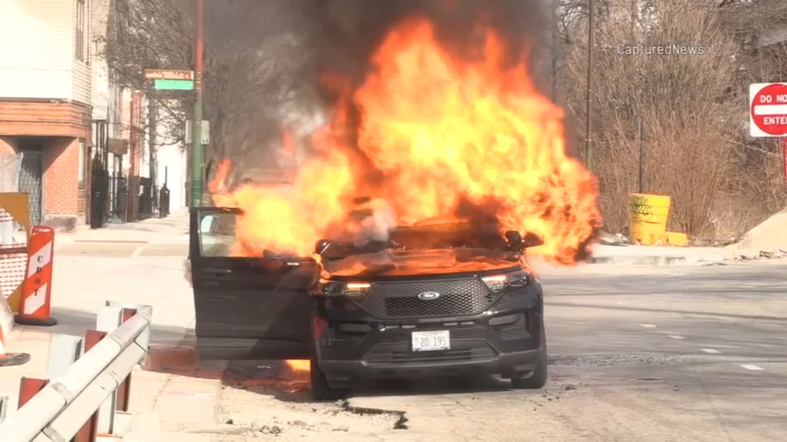 Chicago car fire: City vehicle engulfed in flames in Pilsen near 17th ...