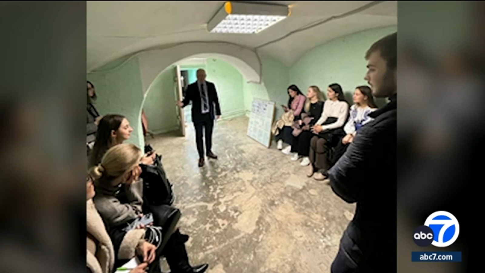 Pepperdine professor David Dowling teaches Ukrainian students about ...