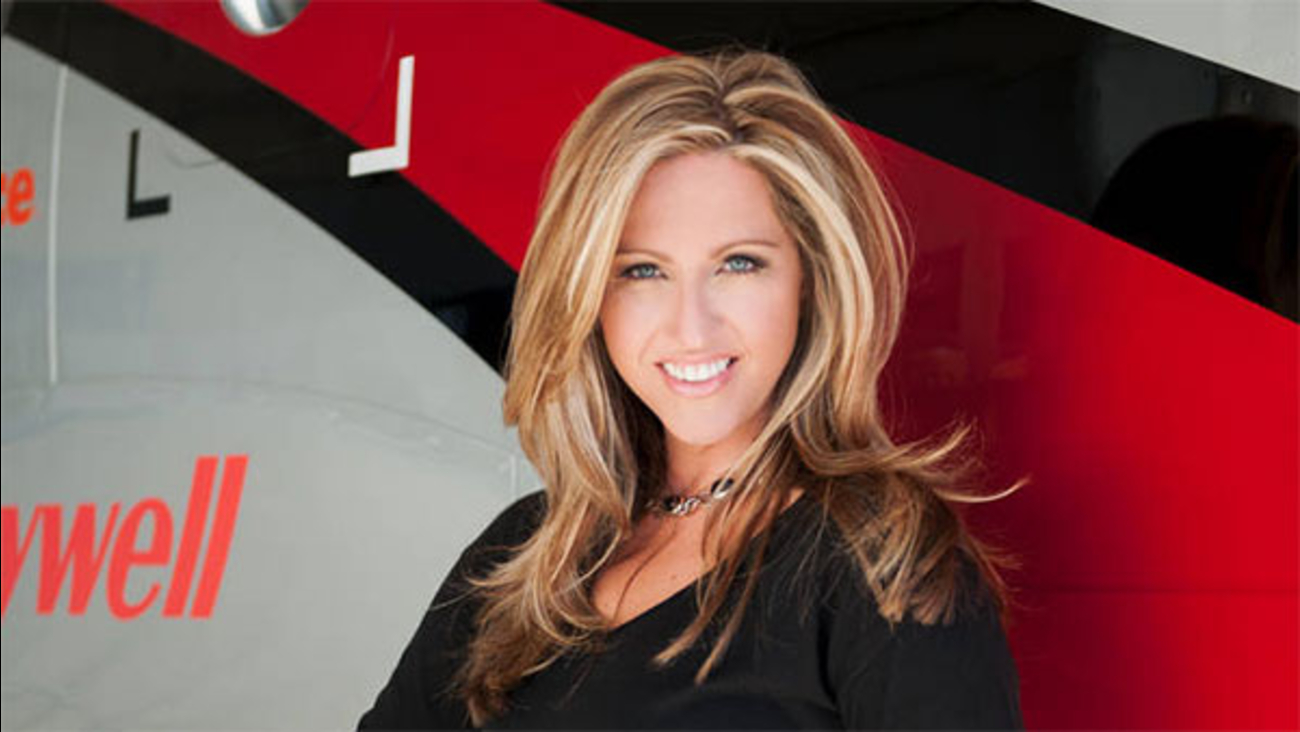 Amelia Rose Earhart Begins Round The World Flight In Honor Of Namesake Abc7 Chicago