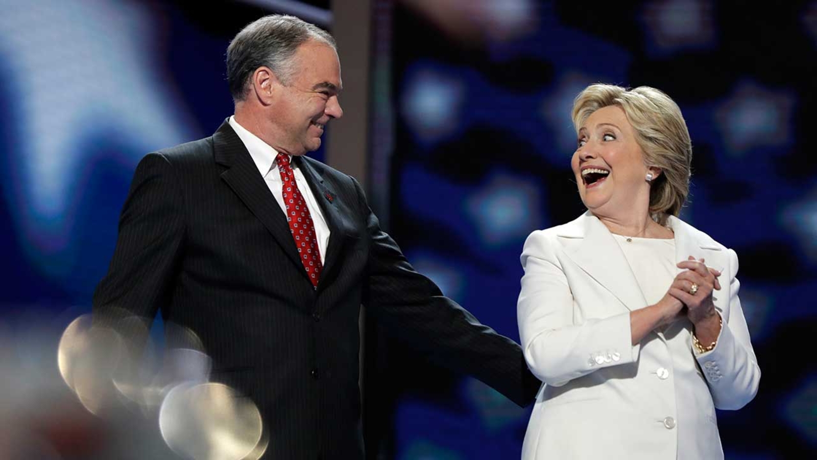 PHOTOS: Scenes from the 2016 DNC in Philadelphia - ABC7 Chicago