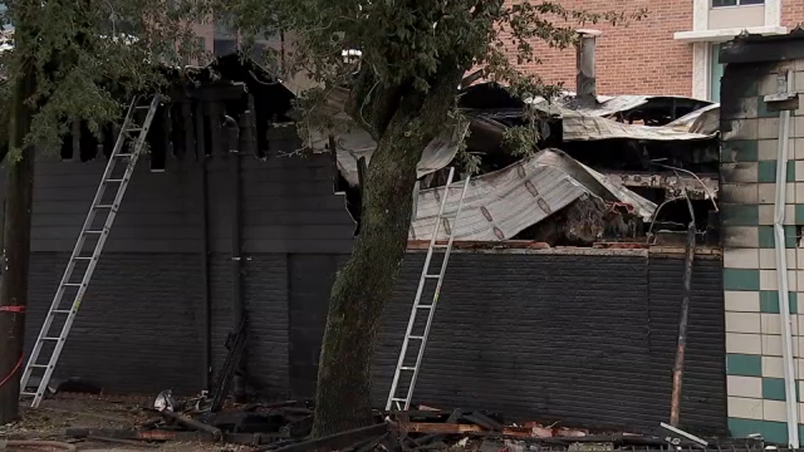 3 Houston Fire Department firefighters injured after suffers small ...