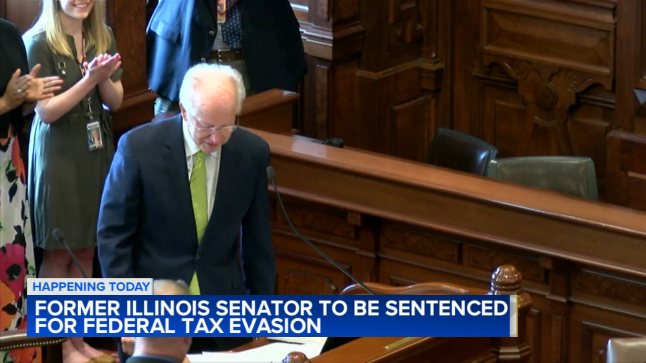 Putin attends funeral of legendary human rights activist - ABC7 Chicago