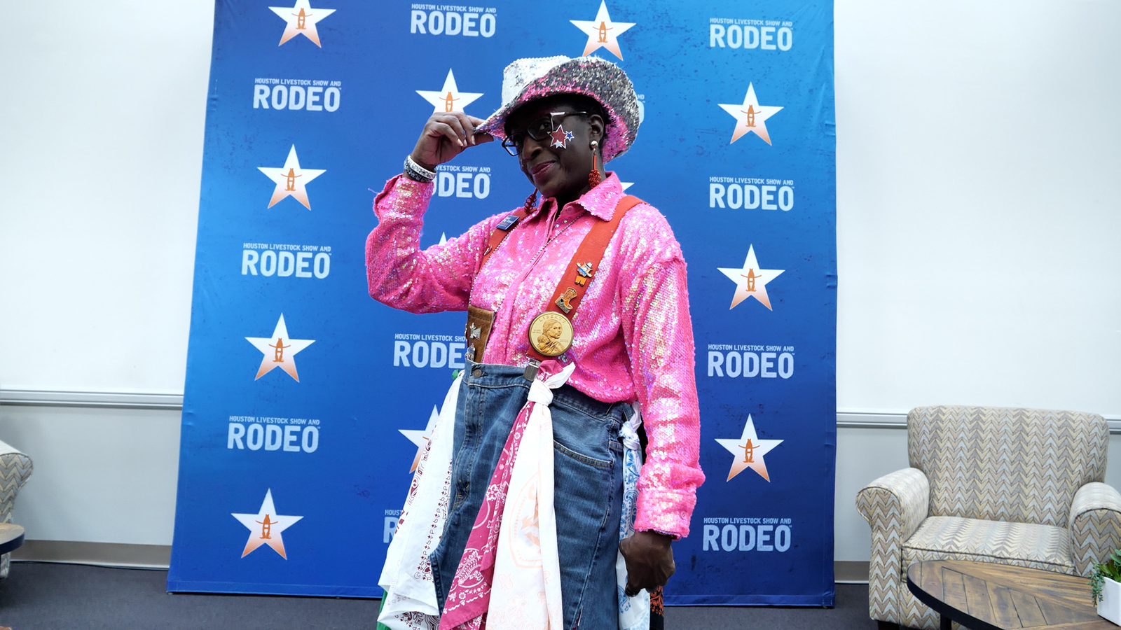 Razzle Dazzle the Houston Rodeo clown - ABC13 Houston