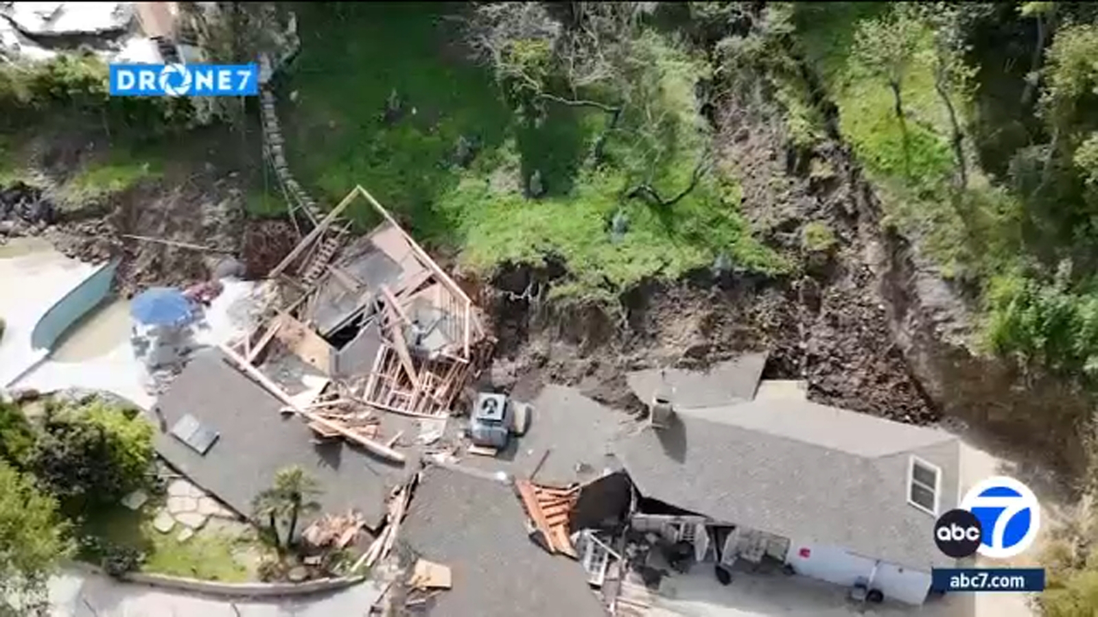 Landslide damages at least 3 homes in Sherman Oaks, some residents evacuated - ABC7 Los Angeles
