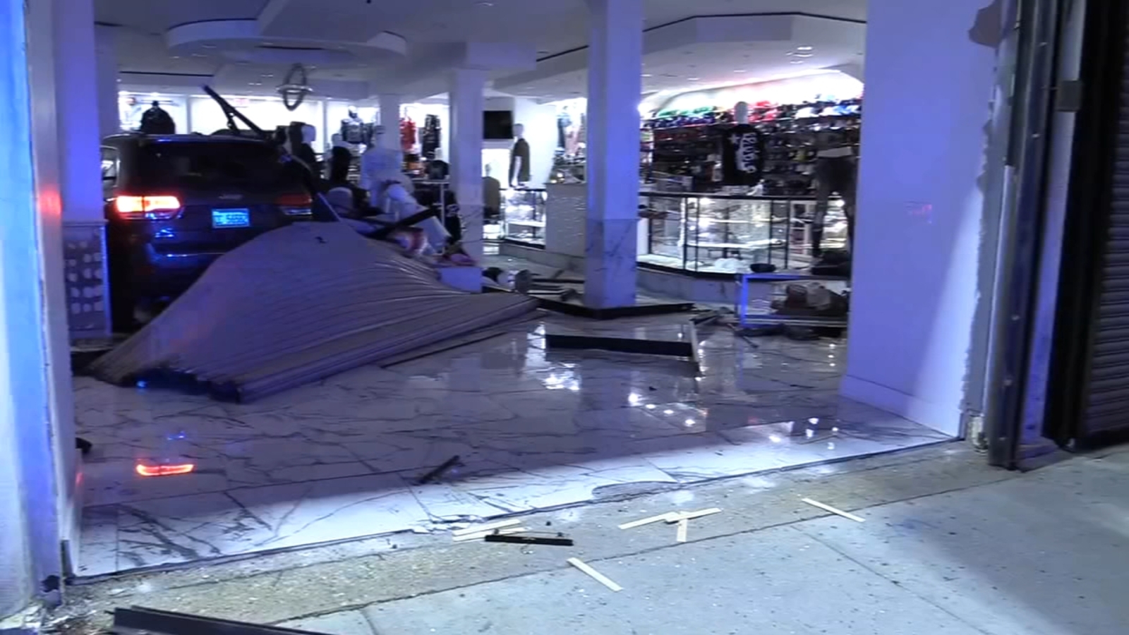 Chicago crime: Upscale clothing store The Shop 147 in South Shore ...