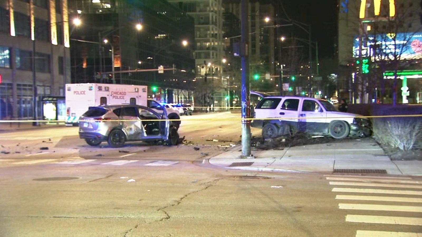 1 injured in LaSalle Drive crash in River North, Chicago police say ...