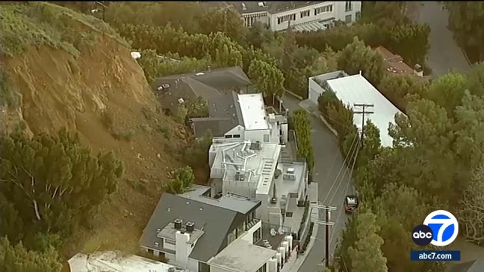 At least 3 Hollywood Hills homes red-tagged due to landslide threat ...