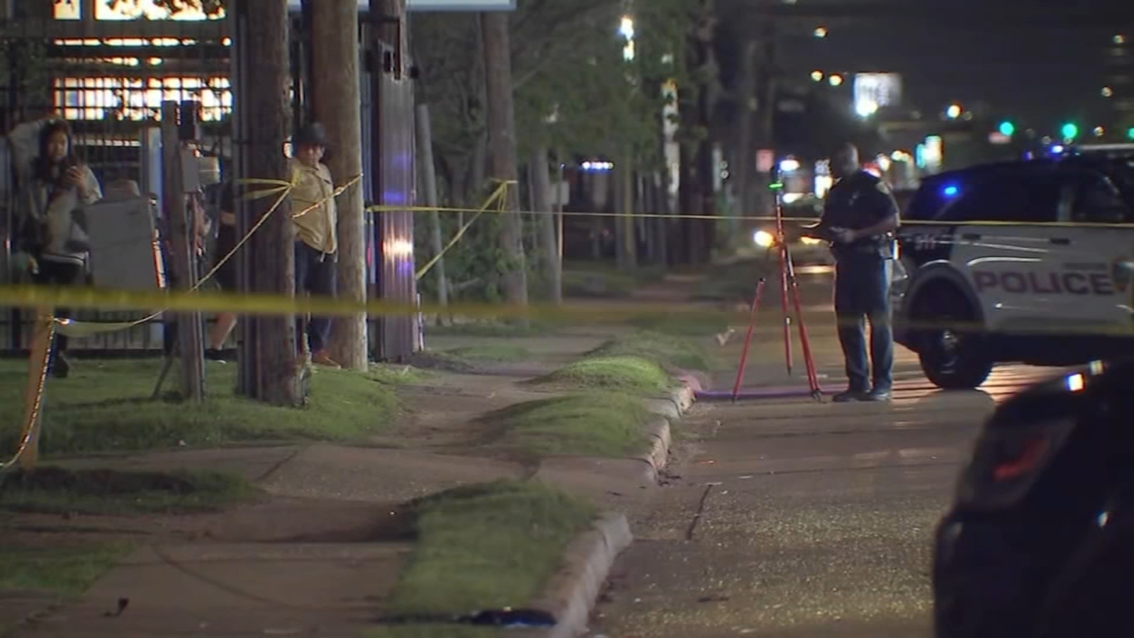 Houston police searching for hit-and-run driver after pedestrian thrown ...