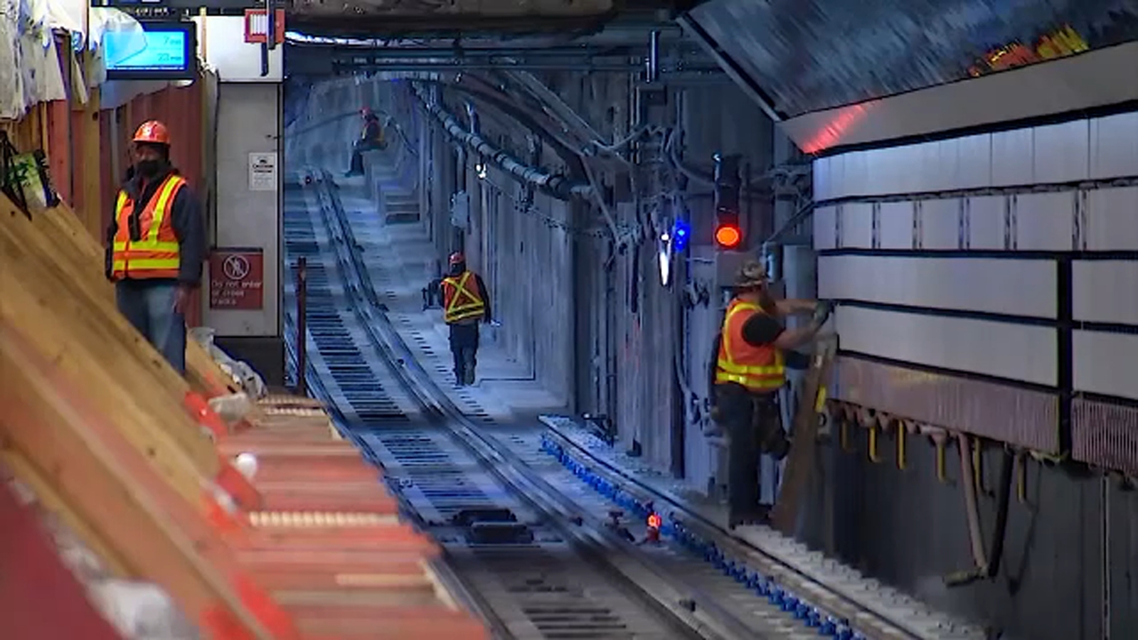 NYC subway: Roosevelt Island commuters get back F train service after 7 ...