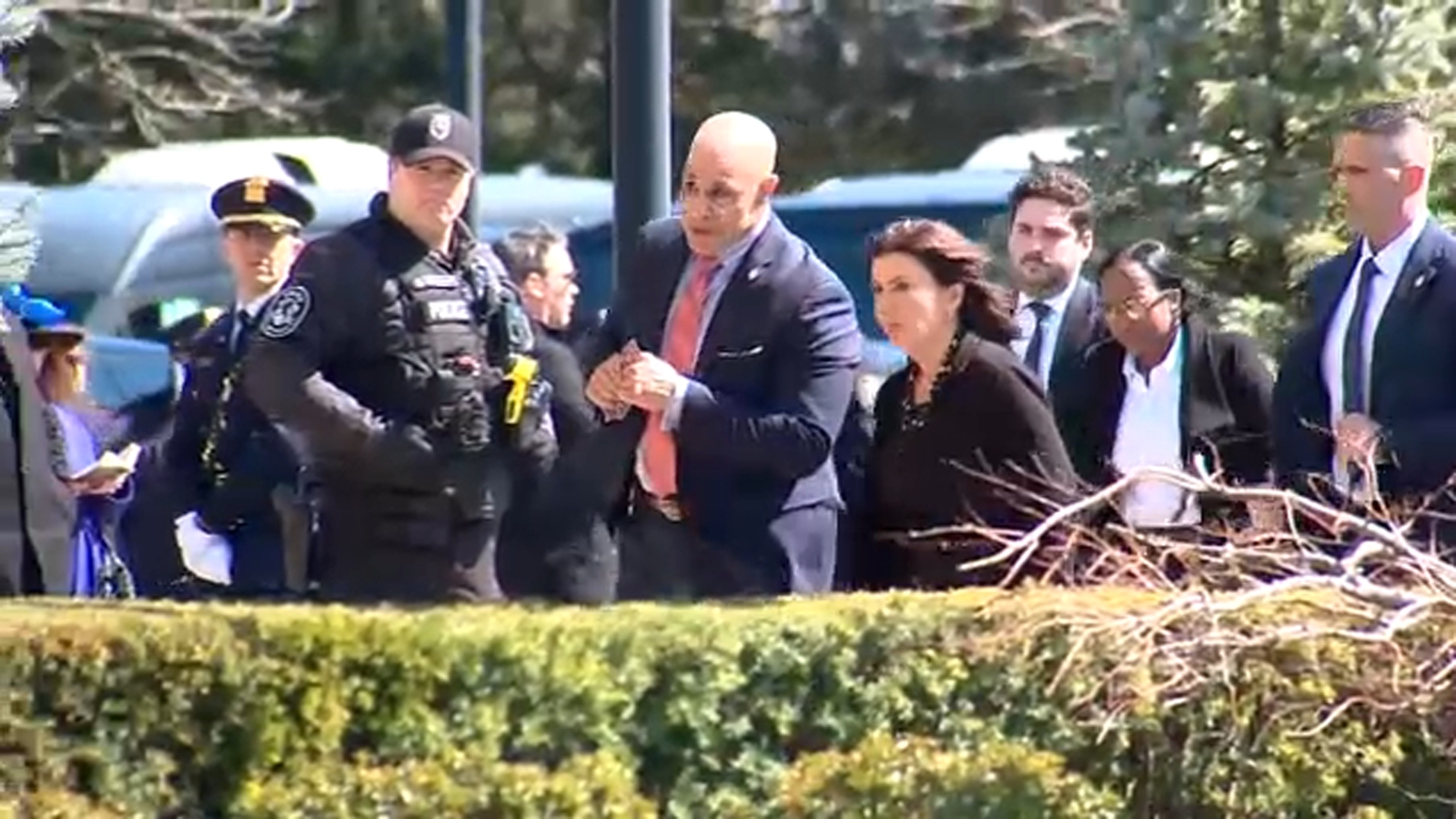 Extra Time: Gov. Hochul attends slain NYPD officer's wake; massive ...