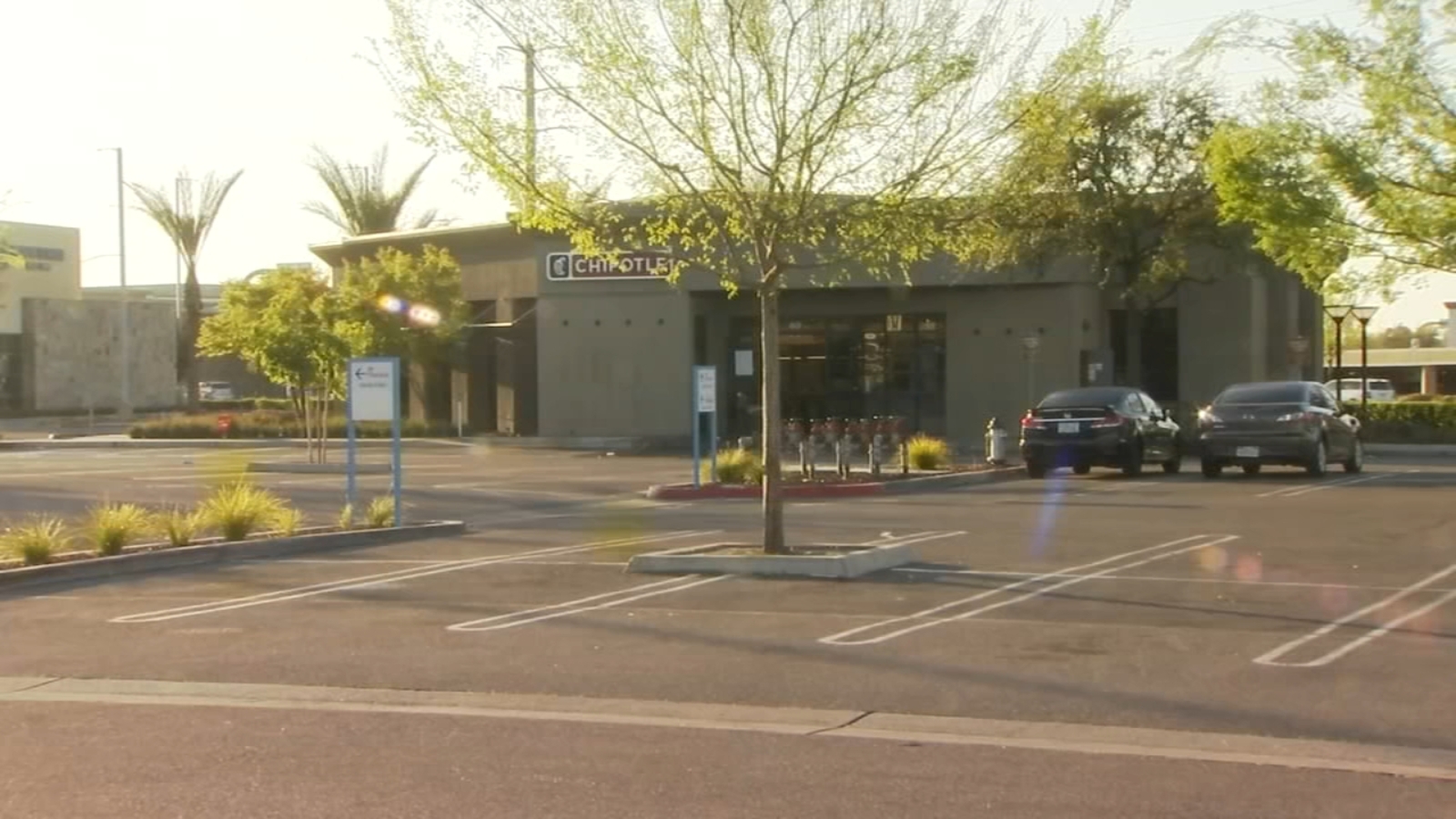 Fire breaks out at Chipotle in north Fresno - ABC30 Fresno