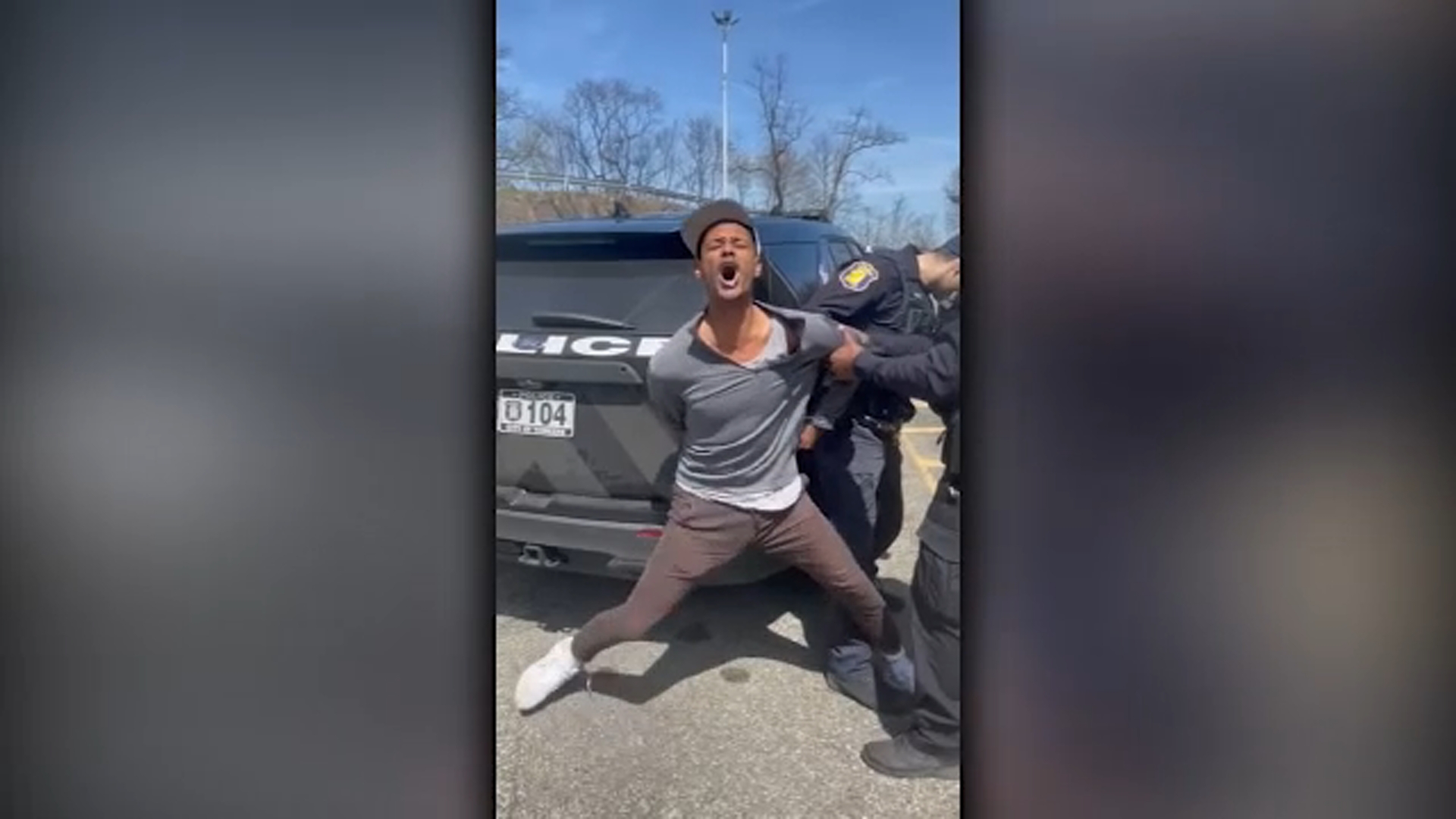 Footage shows ‘unruly’ migrant mob scuffling with NY cops at hotel ...