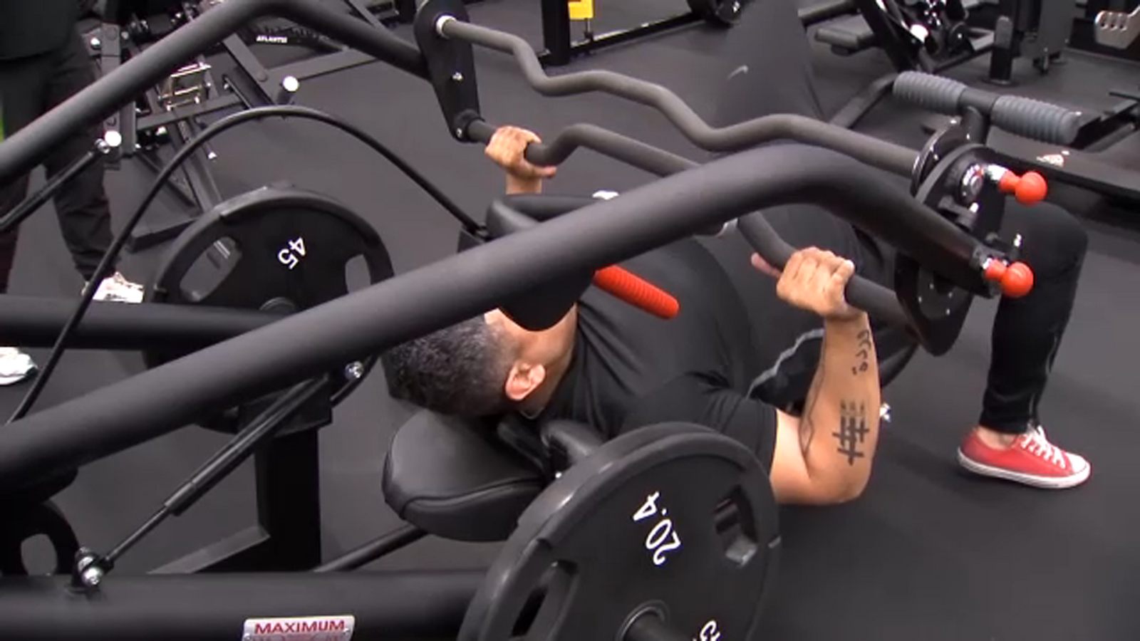 Clovis native goes from garage training to opening gym - ABC30 Fresno