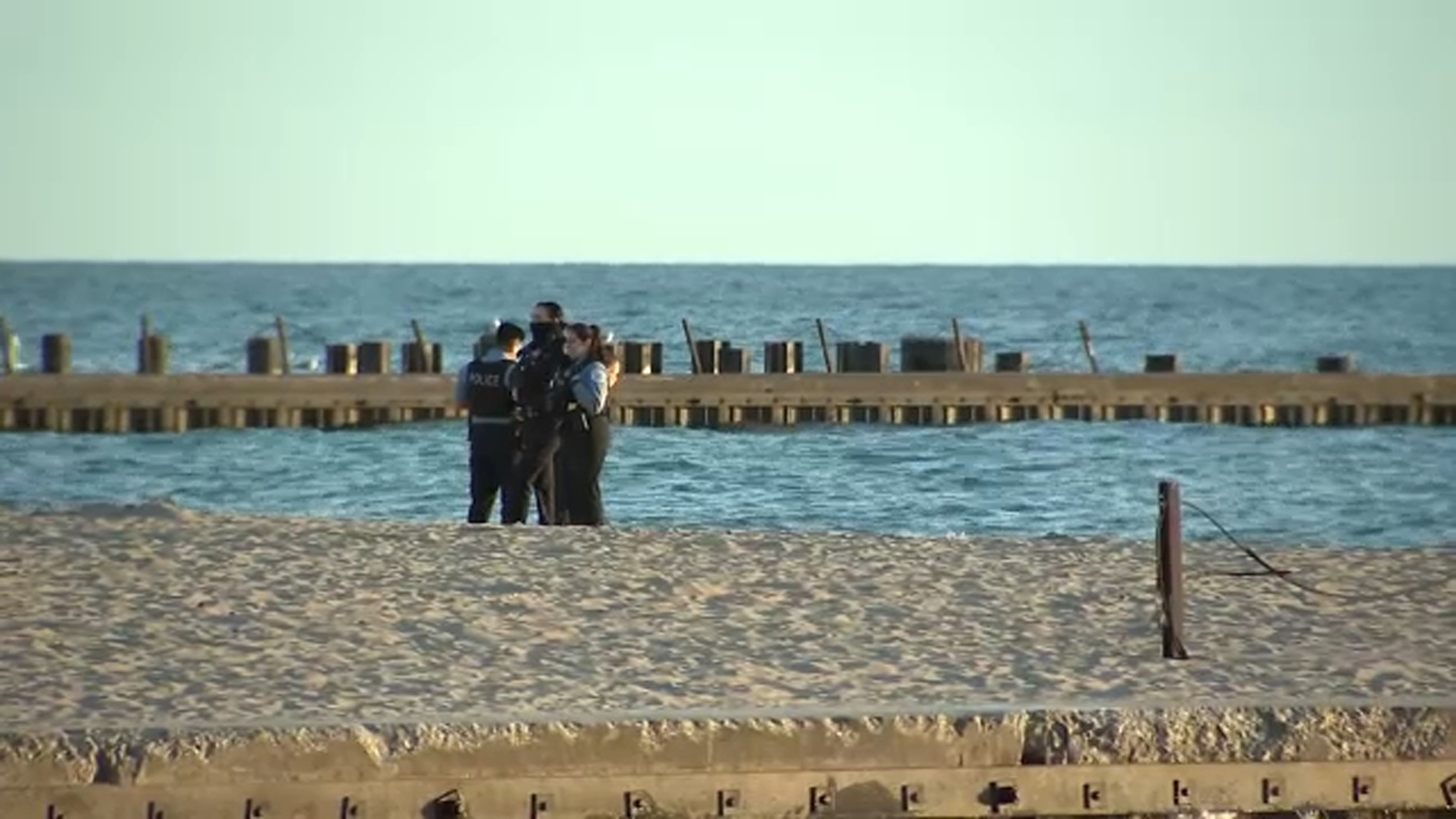 Chicago police find man's body in Lake Michigan near North Avenue Beach ...