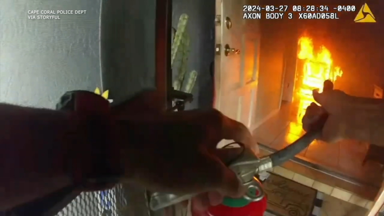 Fire In Cape Coral Today Police Rescue Amputee From Burning Home In