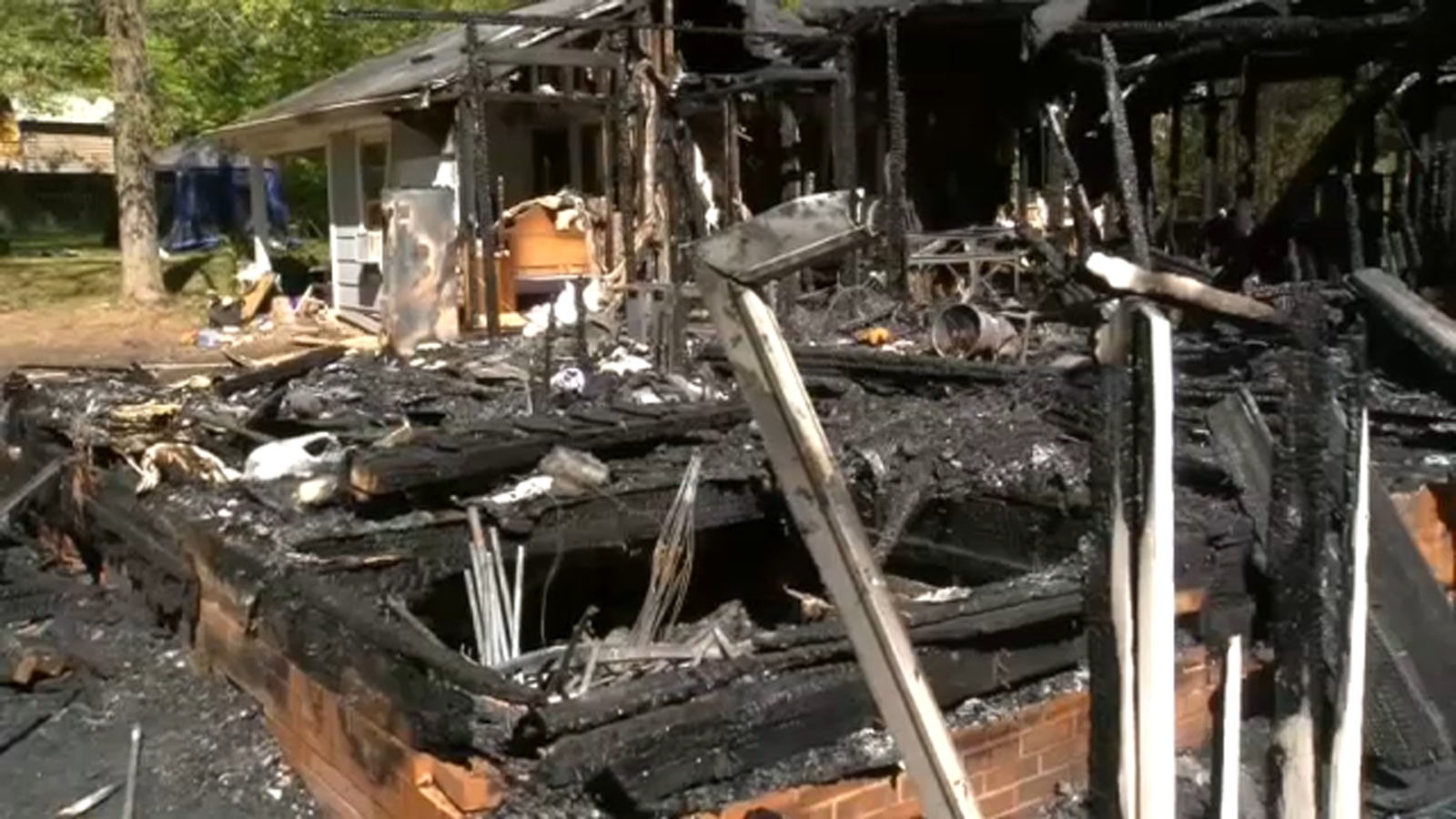 One person killed in Chapel Hill house fire on Rogerson Drive - ABC11 ...