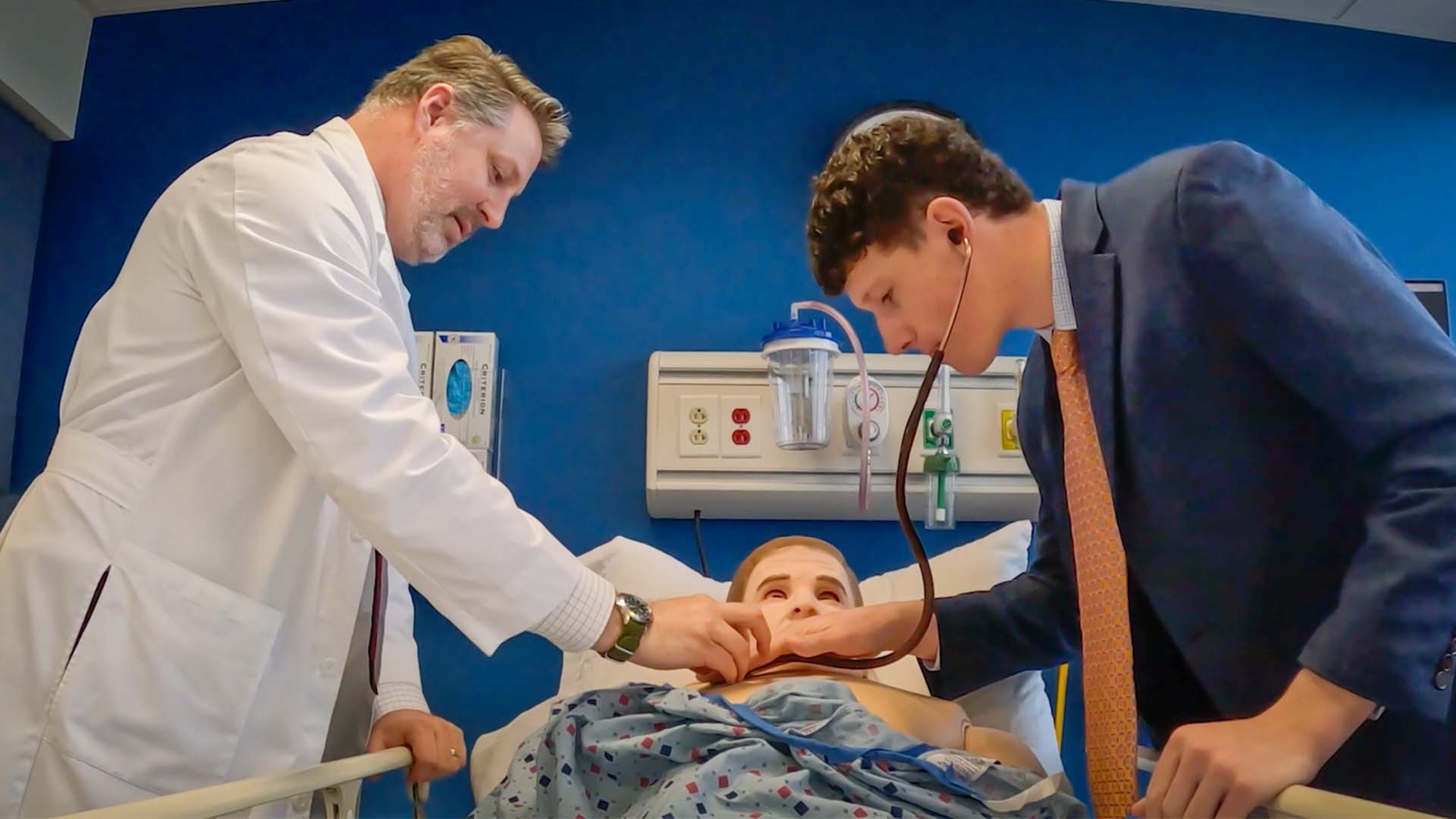 PCOM doctor gives students an inside look at the healthcare industry ...