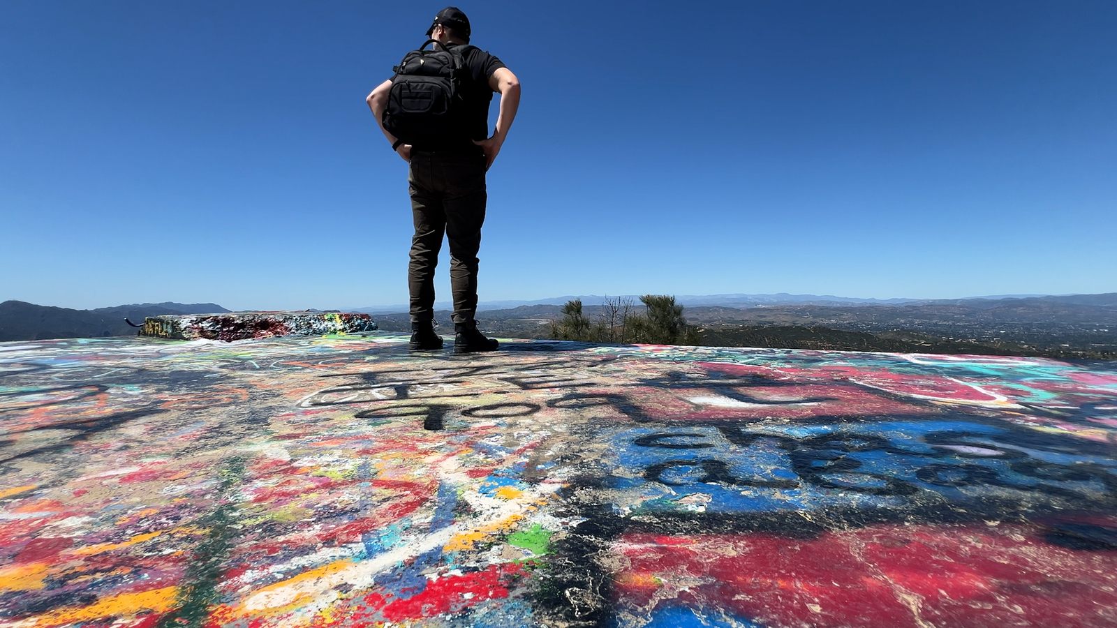 Urban artistry meets natural beauty on the Topanga Lookout Trail's ...