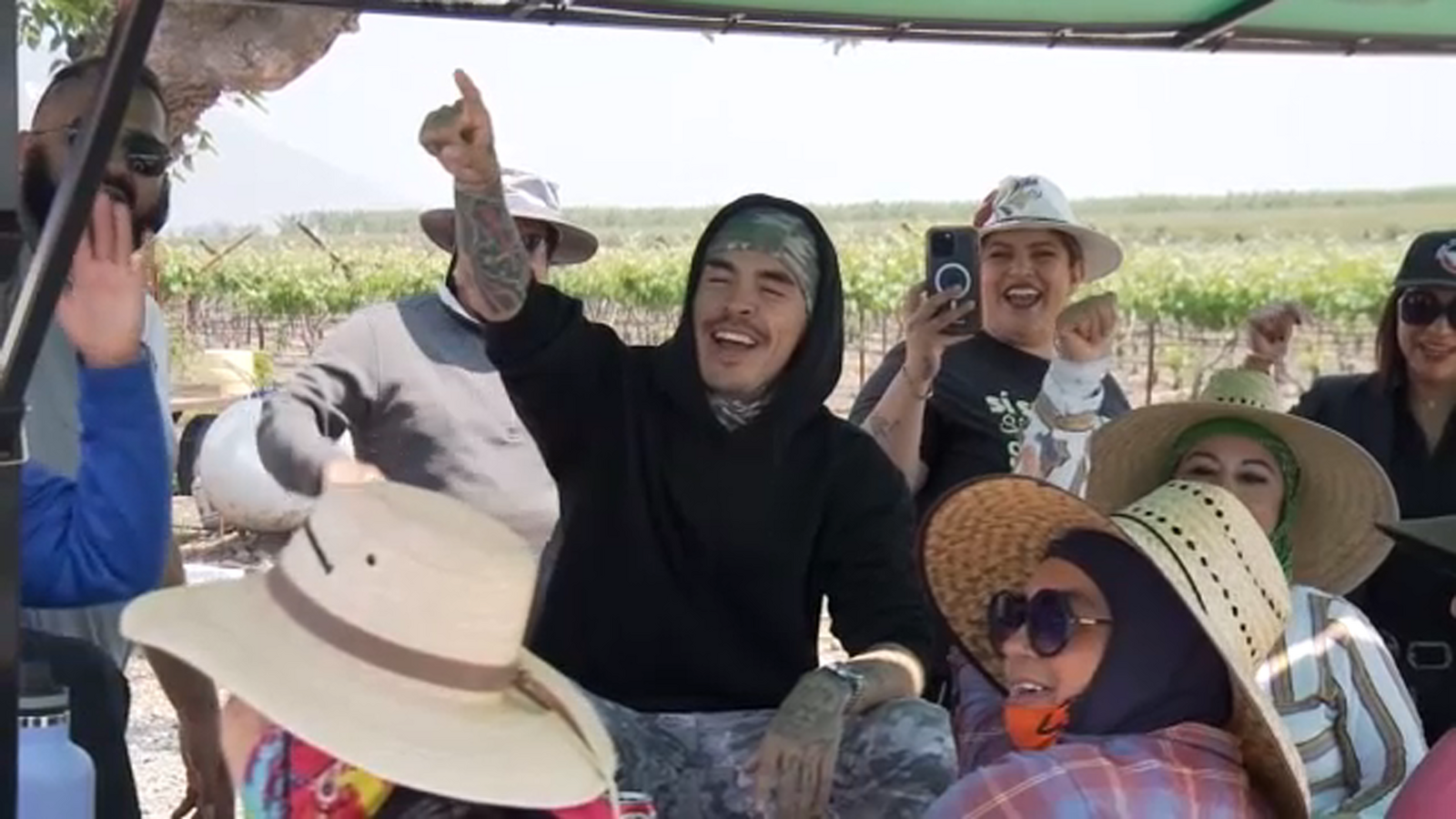 Latin singer Codiciado gives back to local farmworkers ahead of tour ...