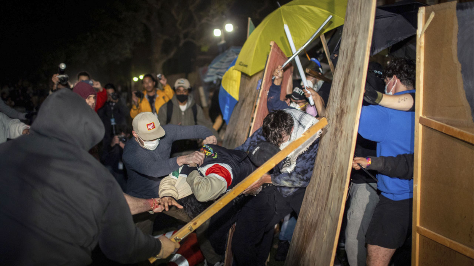 UCLA faculty reject censure, no-confidence motions against Chancellor ...