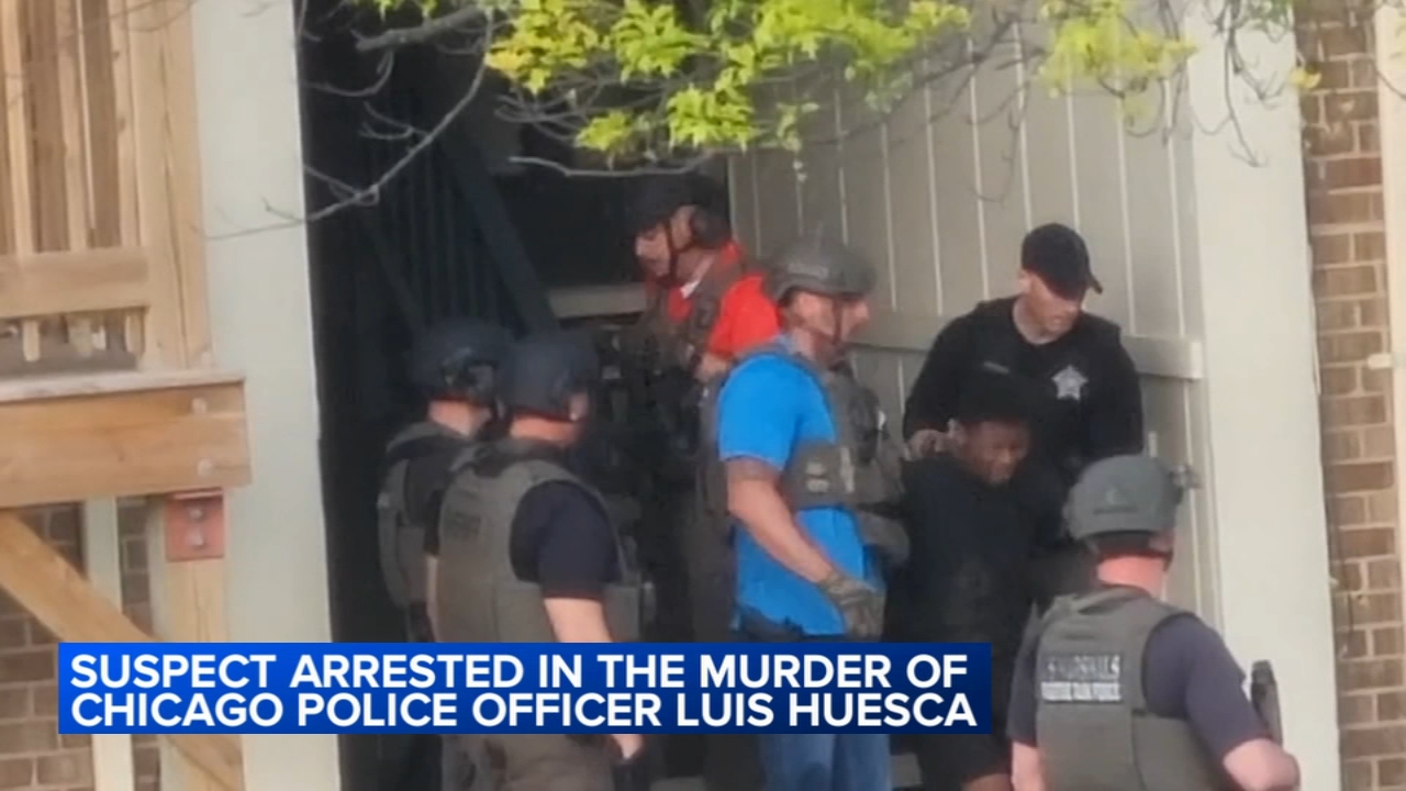 Lava approaches town as Icelandic volcano erupts - ABC7 Chicago