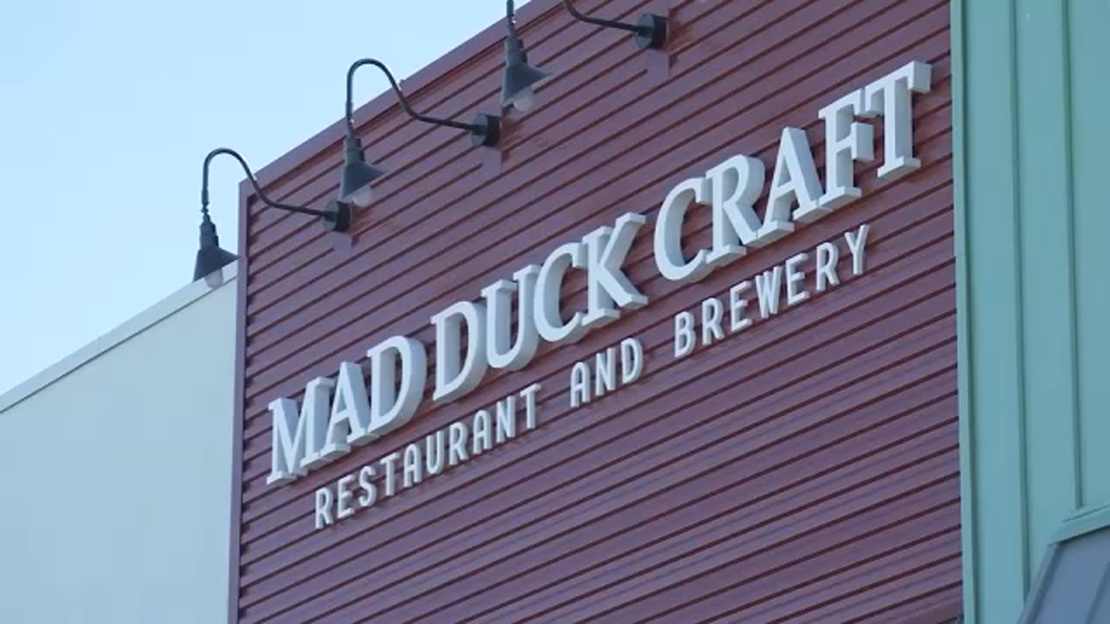 Mad Duck celebrating new location in northeast Fresno - ABC30 Fresno