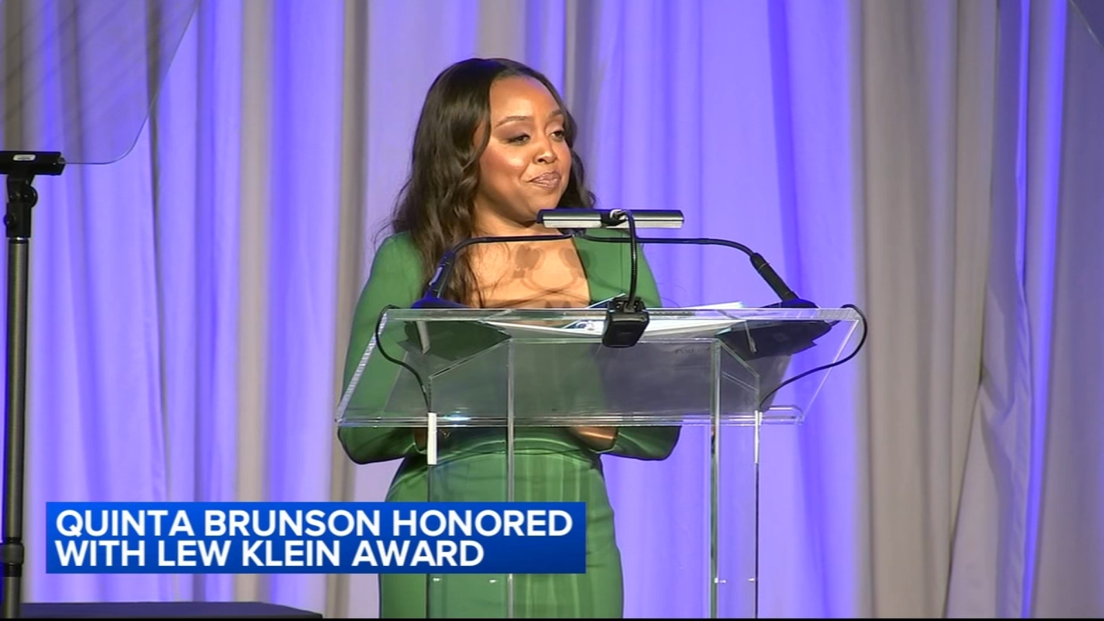 'Abbott Elementary' star Quinta Brunson honored by Temple University ...