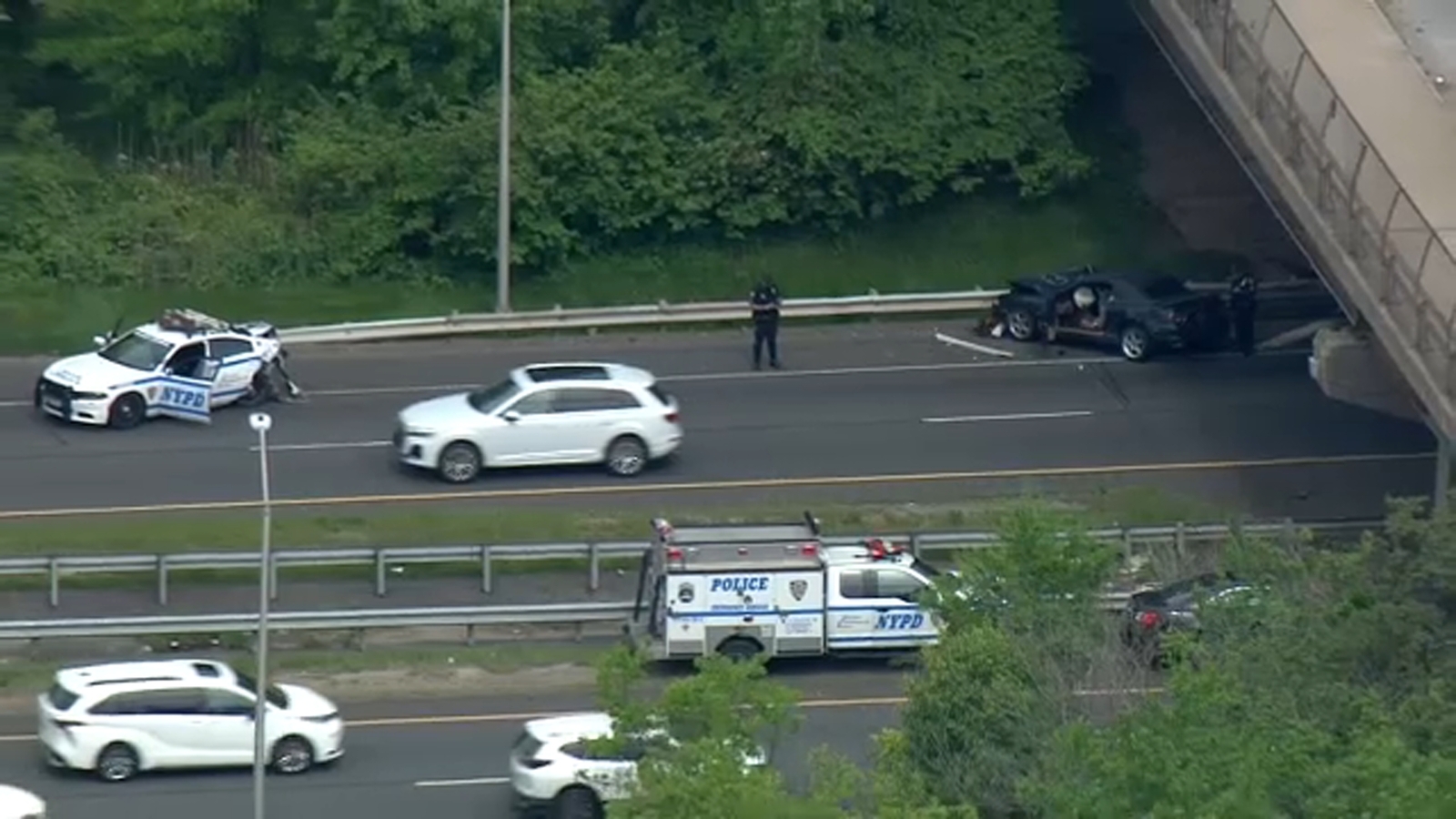 NYPD officer injured in hit-and-run crash on West Shore Expressway on ...