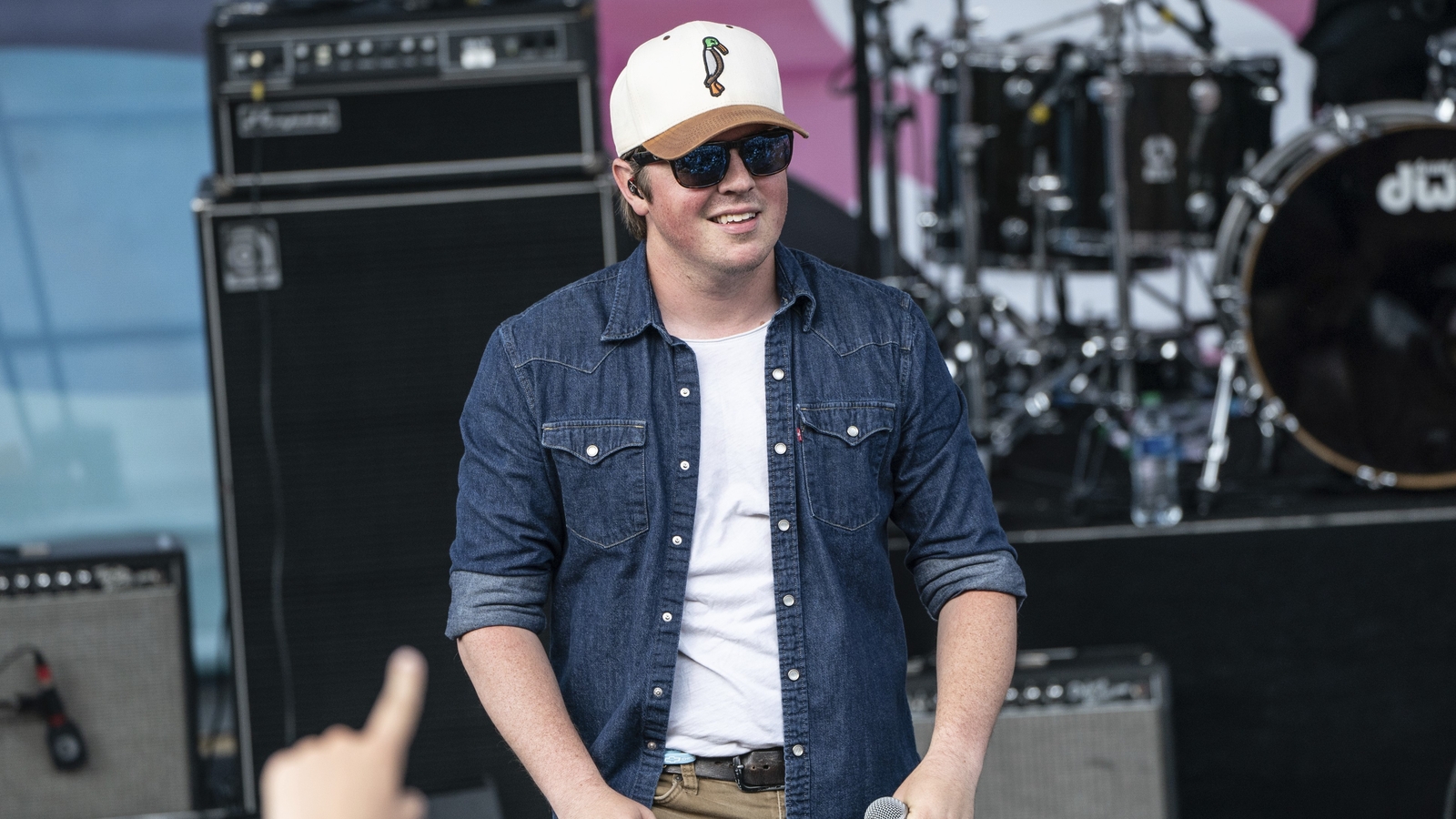 Country music artist Travis Denning to perform at Two Ravens Brewery ...