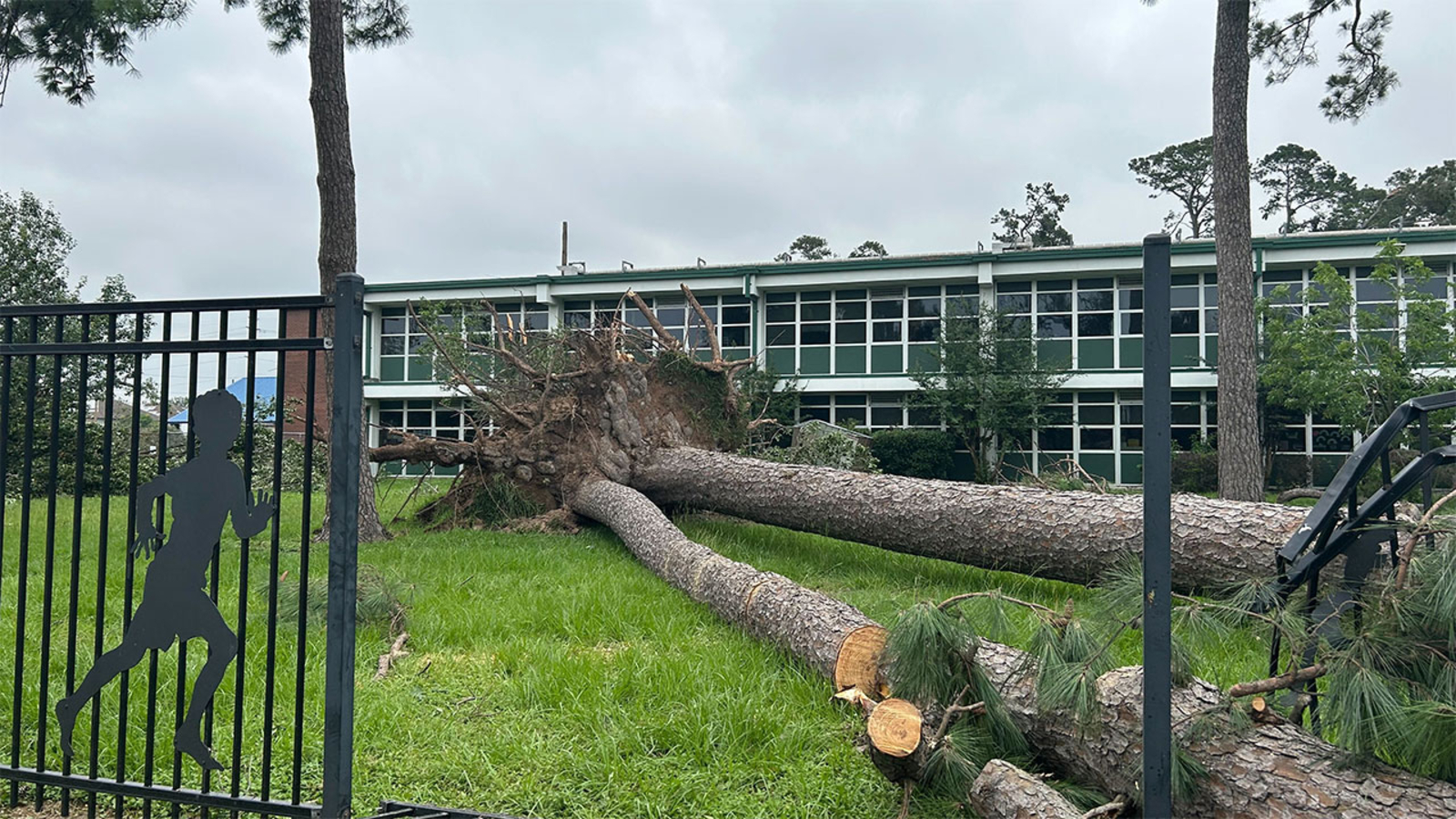 HISD school storm damage: 2 Houston ISD students injured, hundreds of ...