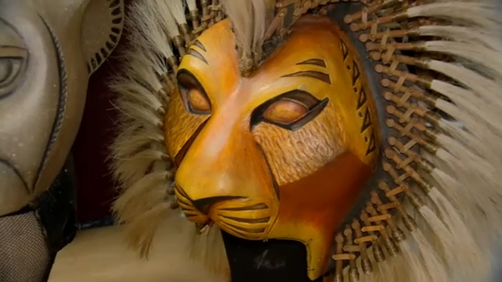 DPAC: Disney's Lion King Puppeteer cast member shows off unique puppet ...