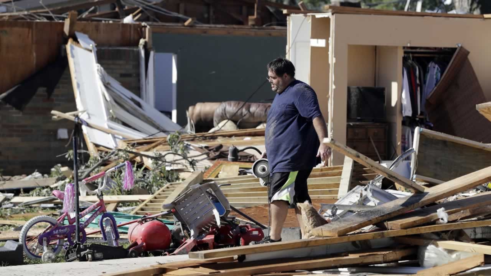 Cleanup underway in Midwest after several tornadoes rip through area ... Cleanup underway in Midwest after several tornadoes rip through area ...