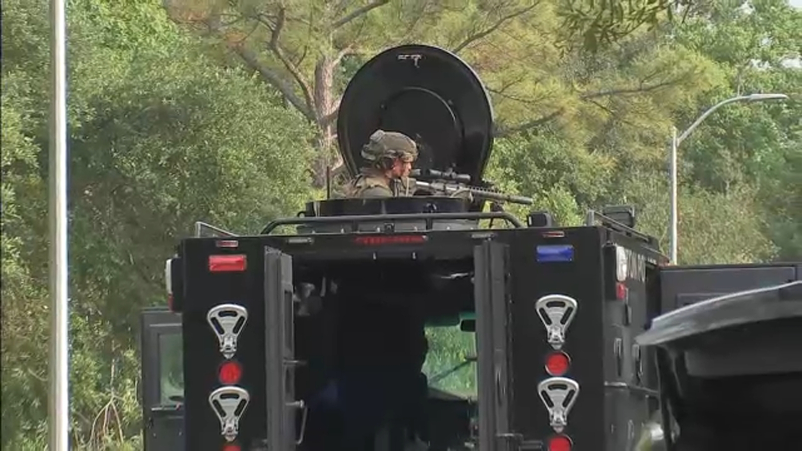 SWAT scene unfolding in southwest Houston neighborhood near Ridgecreek ...