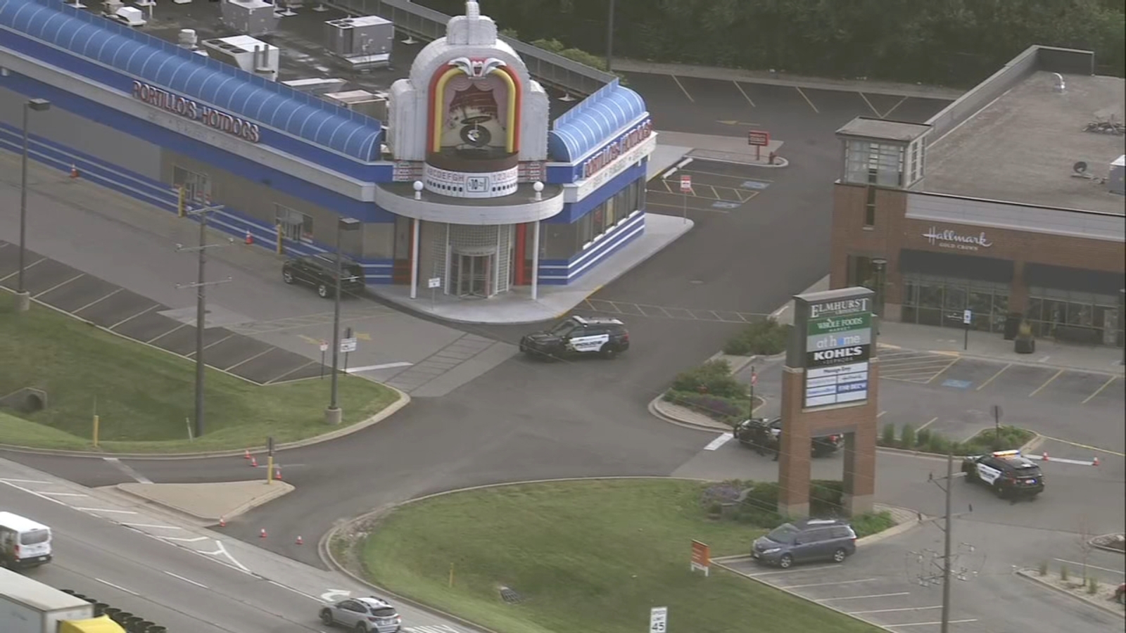 Man attacks woman while cleaning closed Portillo's, causing large ...