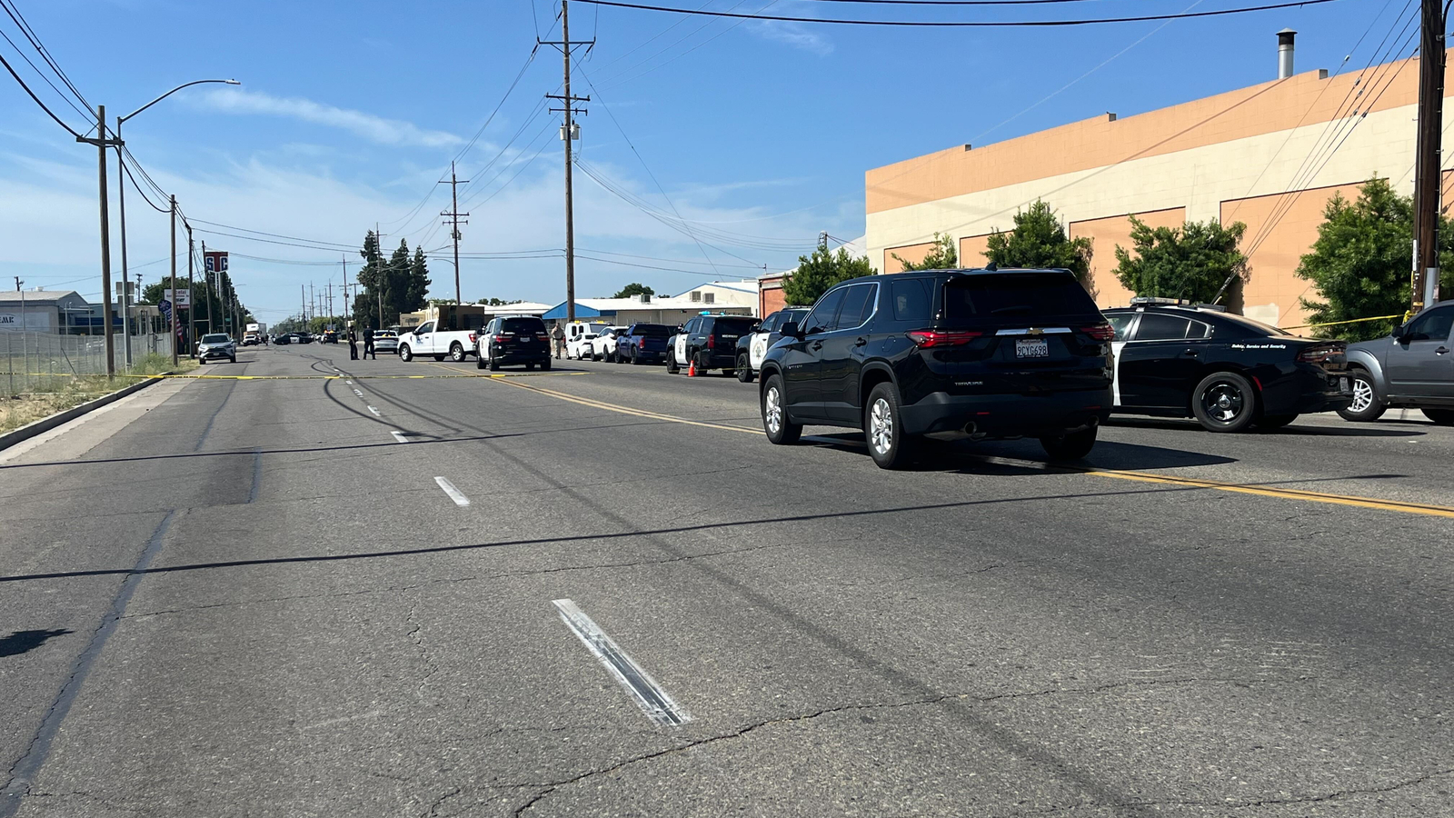 Armed man shot and killed by officers in southwest Fresno, police confirm - ABC30 Fresno