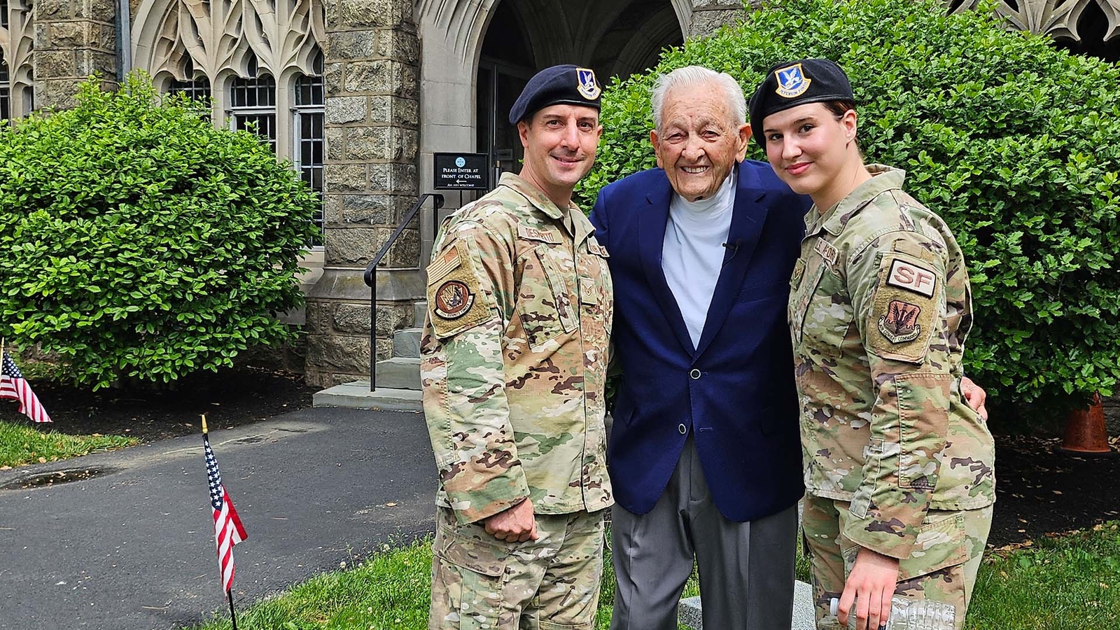 100-year-old WWII veteran speaks at Memorial Day service in Valley ...