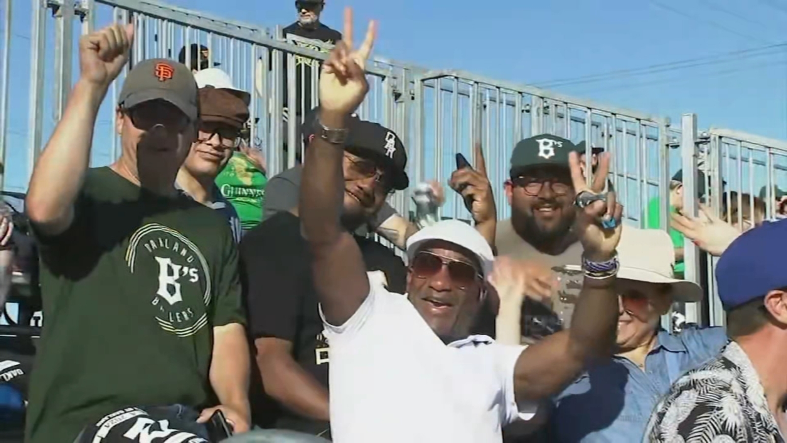 Minor League Baseball: Oakland Ballers host sellout crowd in first-ever ...