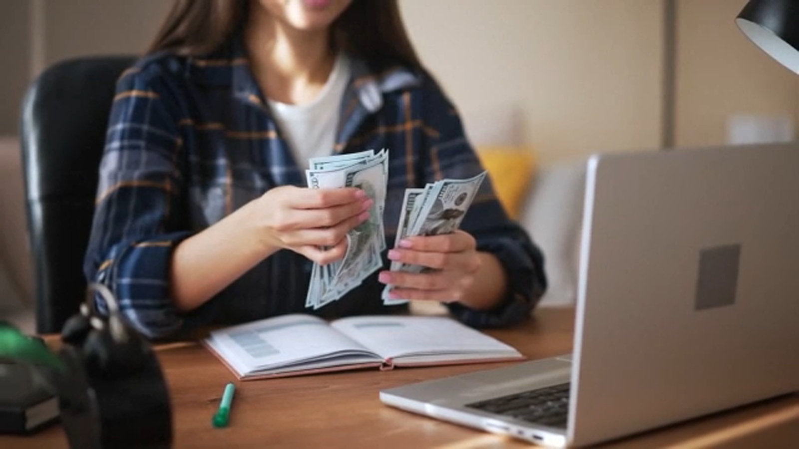 7 On Your Side: 7 tips to tidy up your budget so you can splurge on summer fun - ABC7 New York