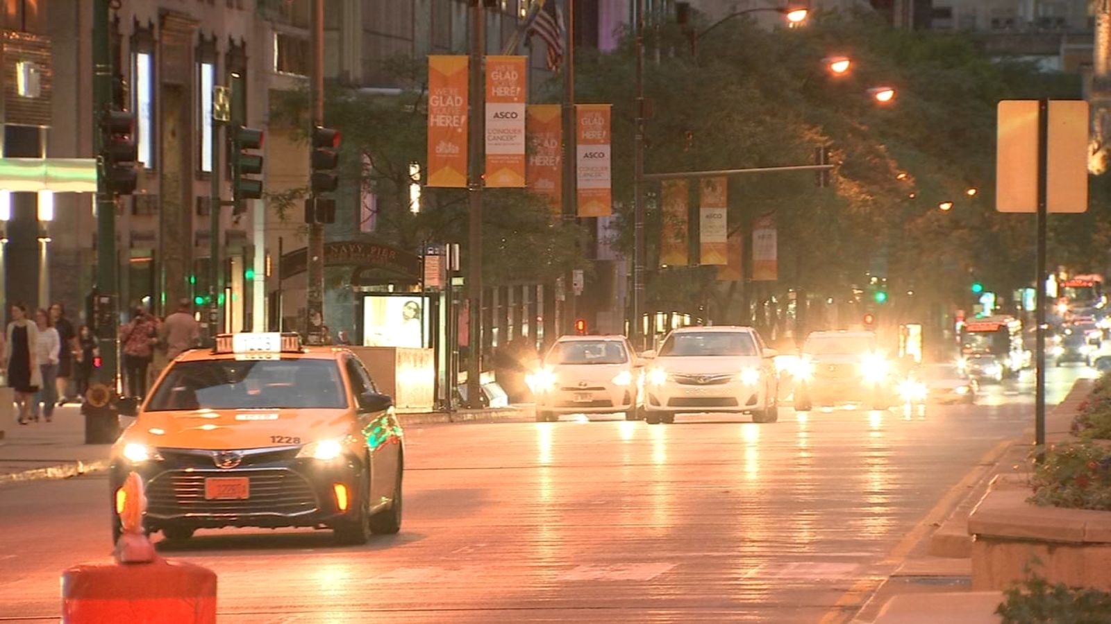 Chicago City Council defers vote on ordinance from Alderman Brian Hopkins for earlier downtown ...