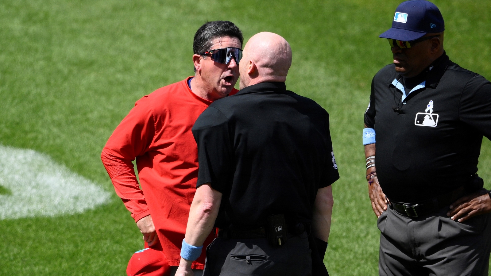 Philadelphia Phillies manager Rob Thomson ejected in 6th inning at ...
