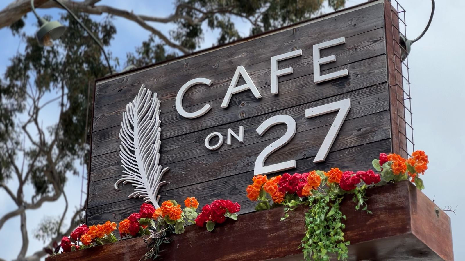 Charming brunch restaurant evokes the whimsical spirit of a treehouse ...