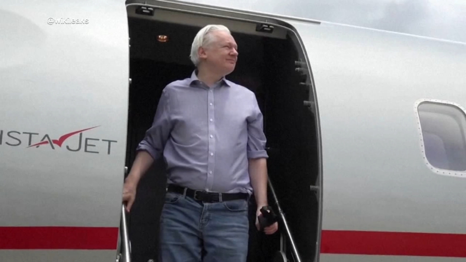 Wikileaks Founder Julian Assange Lands In Native Australia After
