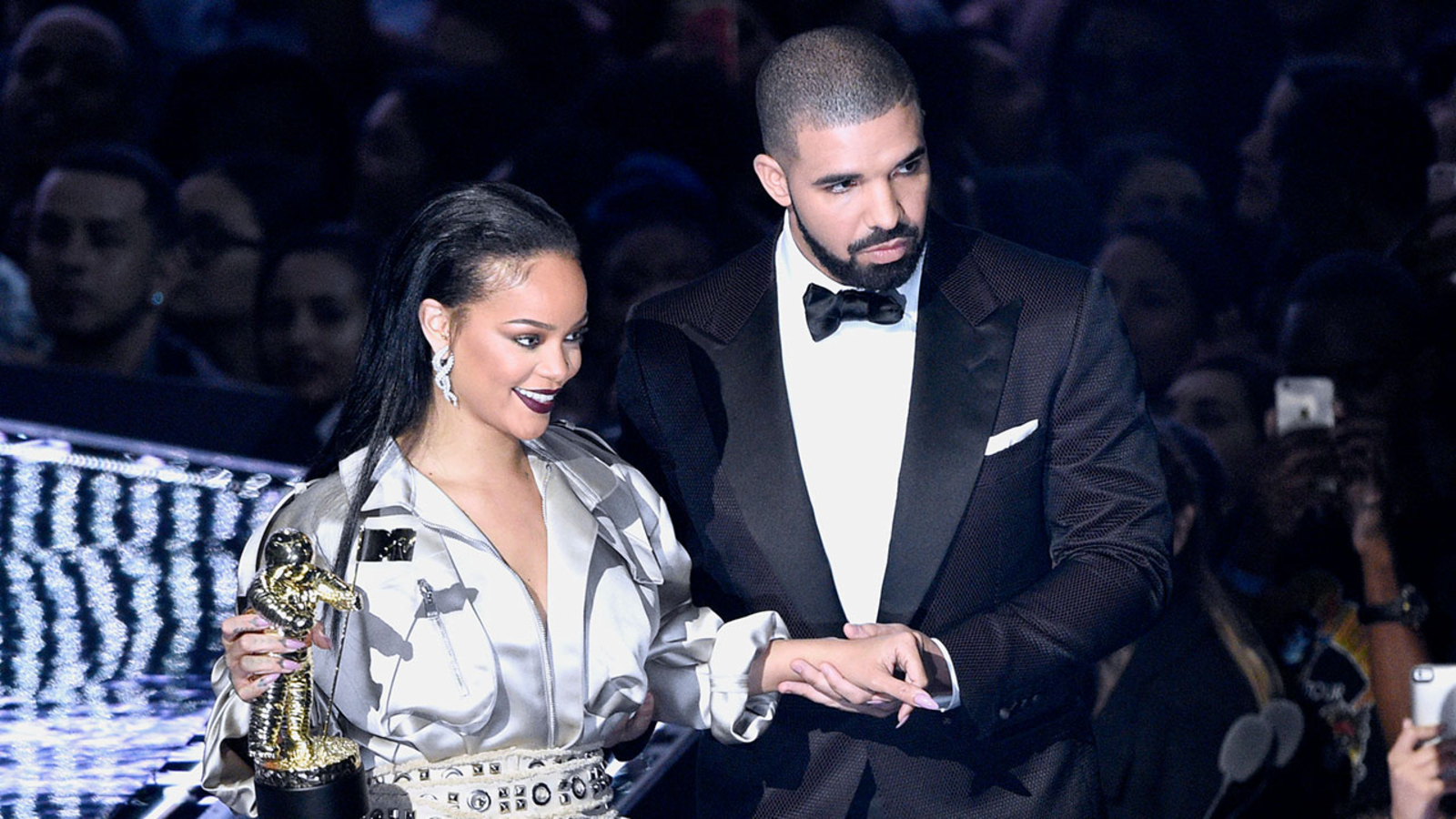 Drake, Rihanna top Spotify's list of songs of the summer - ABC7 New York