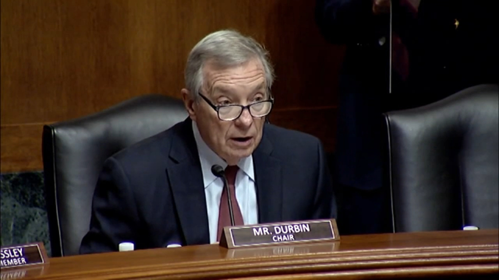 Illinois Senator Dick Durbin undergoes successful hip replacement ...