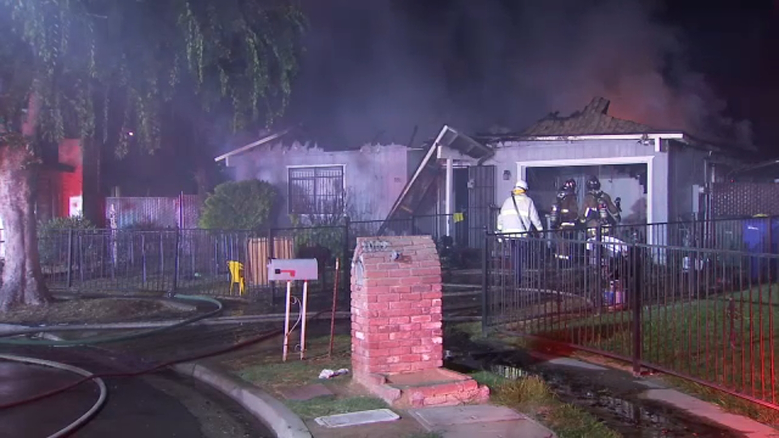 Home destroyed by fire in southwest Fresno, officials say - ABC30 Fresno