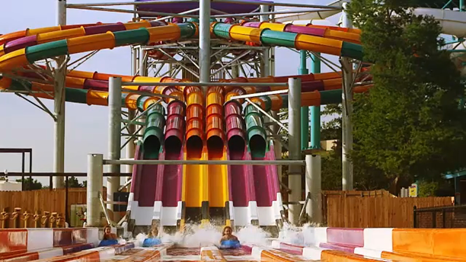 Amusement park deal: Six Flags, Cedar Fair completed $8 billion merger ...
